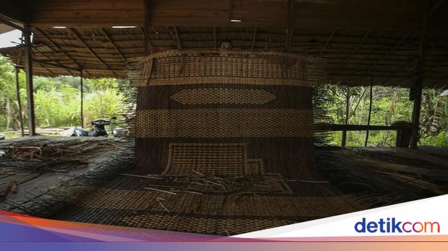 UMKM Ini Raup Puluhan Juta dari Bidai, Tikar Rotan Khas Kalimantan