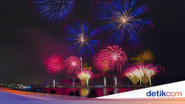 10 Tips Memainkan Kembang Api saat Tahun Baru yang Aman dan Tetap Seru