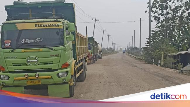 Video Penampakan Jalan di Mangunsari Grobogan Rusak dan Berdebu Parah