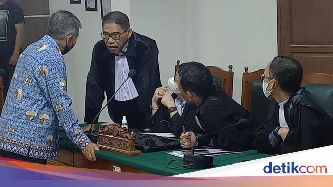 Eks Perwira TNI AD Didakwa Langgar HAM Berat di Paniai Tak Ajukan Eksepsi Eks Perwira TNI AD Didakwa Langgar HAM Berat di Paniai Tak Ajukan Eksepsi