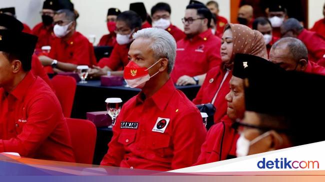 Lambang Banteng di Dada, Ganjar Hadiri Koordinasi Kepala Daerah PDIP