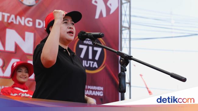 Momen Viral Puan Maharani Bagi-bagi Kaus ke Warga, Ini Penjelasan PDIP Momen Viral Puan Maharani Bagi-bagi Kaus ke Warga, Ini Penjelasan PDIP