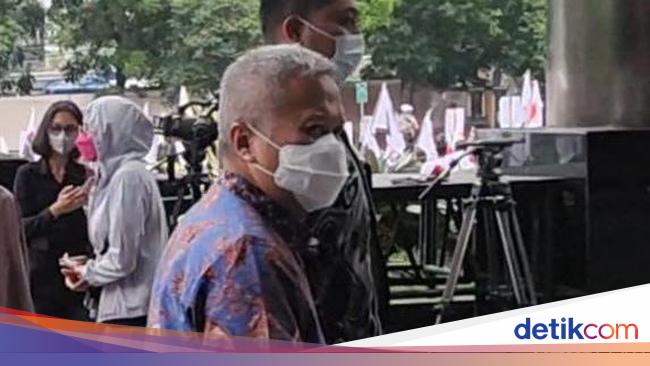 Hakim Agung Sudrajad Datangi MA Sebelum Penuhi Panggilan KPK