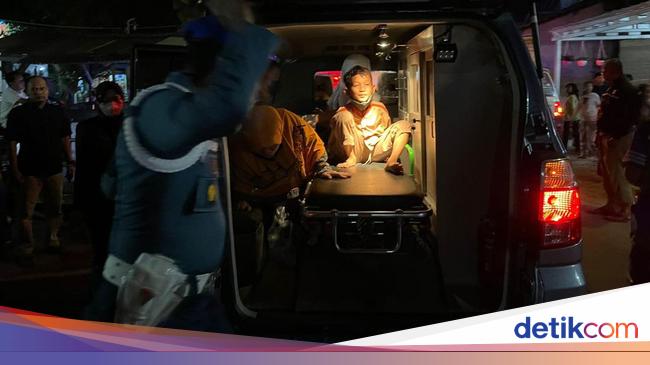 TNI AL Bawa Bocah Indramayu yang Telan Kunci ke RSAL Mintohardjo