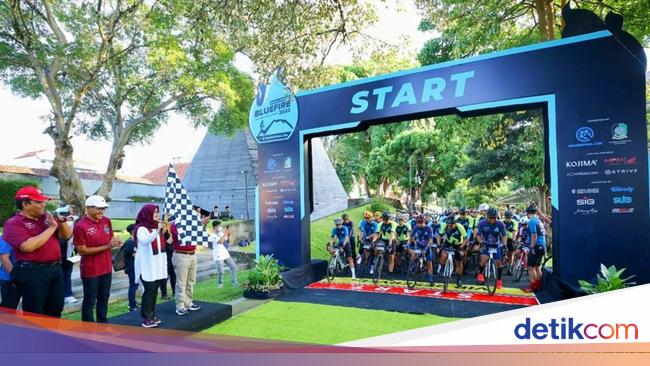 Bupati Ipuk Lepas 350 Cyclist Banyuwangi Bluefire Ijen KOM Challenge 2022
