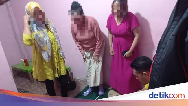 Judi Kartu Domino, 3 Emak-emak di Dompu Ditangkap Polisi Judi Kartu Domino, 3 Emak-emak di Dompu Ditangkap Polisi