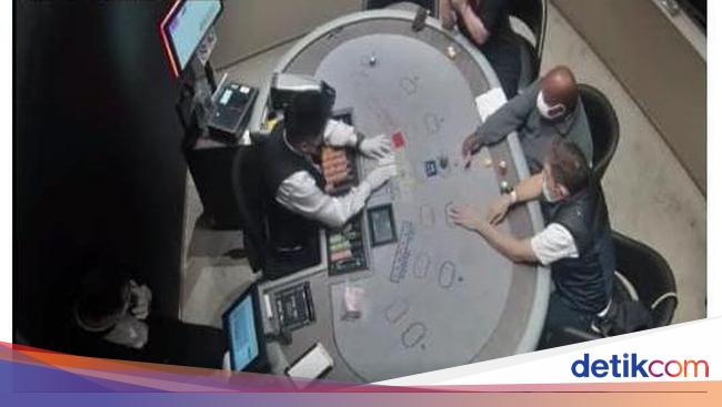 Terungkap Momen Lukas Enembe Main Judi Kasino di Malaysia-Filipina