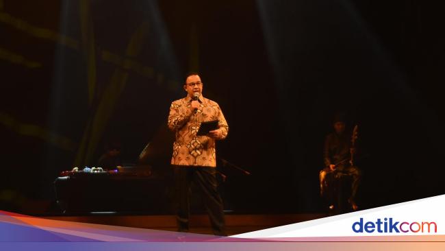 Tentang Puisi WS Rendra yang Dibacakan Anies