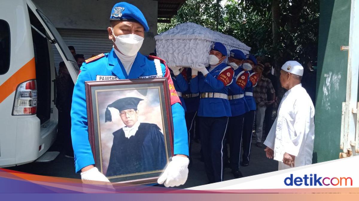 Jenazah Prof Samekto Wibowo UGM Dimakamkan di Klaten
