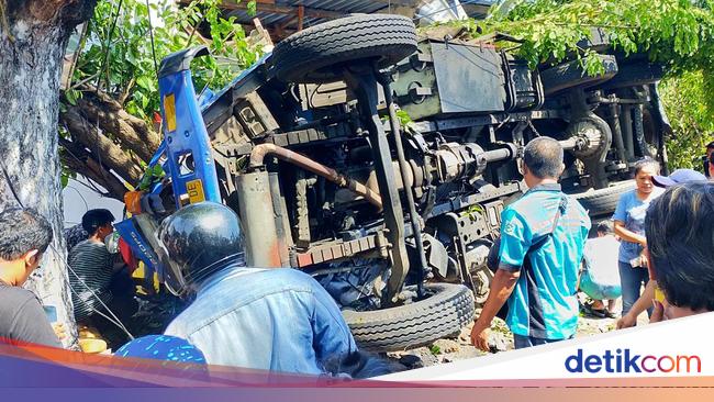 Korban Tewas Kecelakaan Maut Truk Tangki di Banyuwangi Jadi 4 Orang