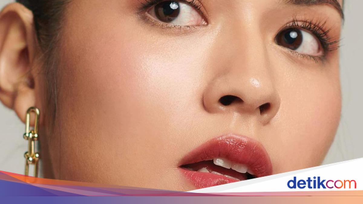 Lip Tint Vs. Lip Stain Vs. Lip Oil, Apa Bedanya?