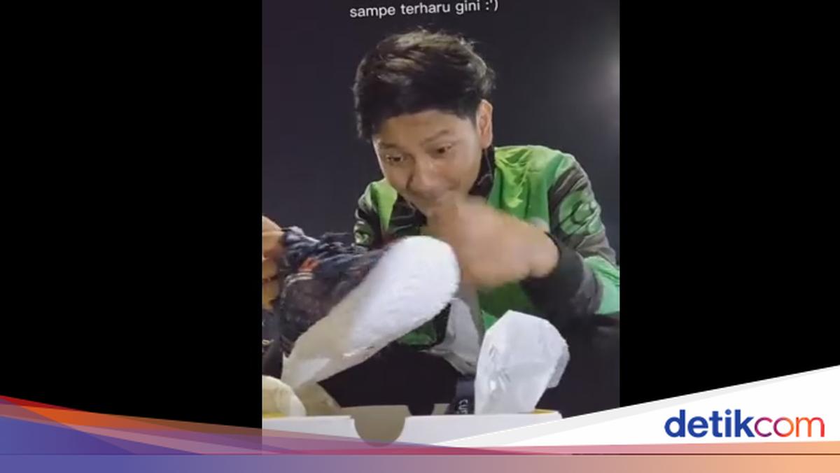 Bikin Haru, Pria Ini Wujudkan Impian Lama dari Hasil Jadi Driver Ojol
