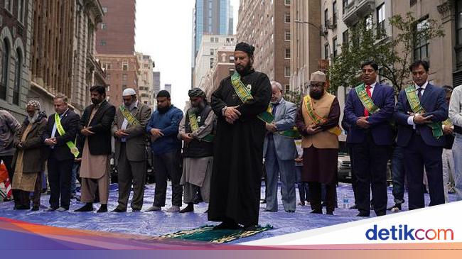 Umat Islam Gelar Parade Hari Muslim di New York