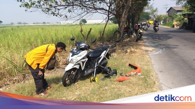 PNS Asal Surabaya Tewas Tertabrak Truk di Mojokerto