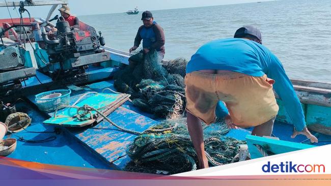 4 Kapal Tangkap Ikan Pakai Jaring Trawl Diamankan Polairud Gresik