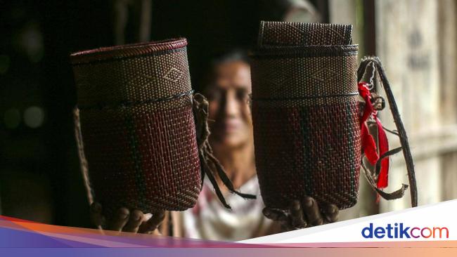 Mengenal Timei Tas Rajut Khas Sebujit