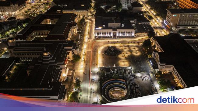 Temaram Kota Tua di Gelap Malam