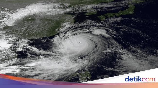 10 Badai Terdahsyat yang Pernah Terekam Citra Satelit