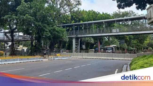 Jalan Medan Merdeka Barat Jakpus Ditutup Jelang Demo Mahasiswa