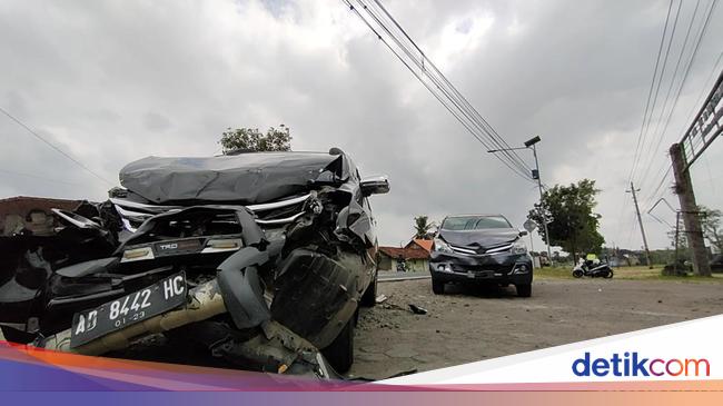 Kecelakaan Beruntun di Kulon Progo, Begini Penampakan Ringsek Kendaraannya