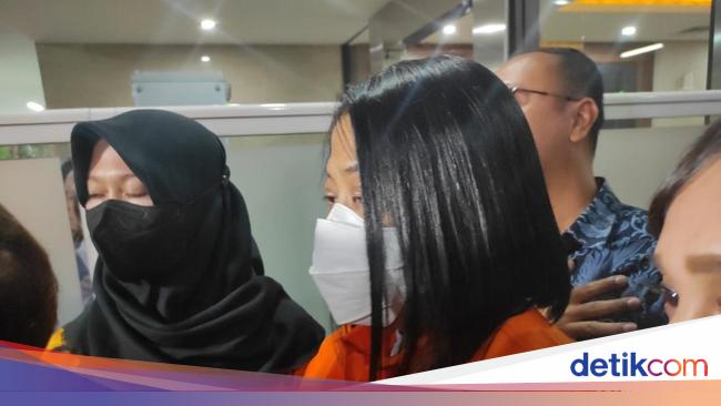Pernyataan Lengkap Putri Candrawathi Menangis Usai Resmi Ditahan