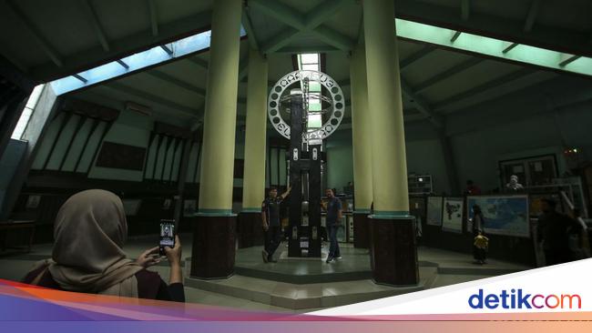 Melihat Lebih Dekat Tugu Khatulistiwa di Pontianak yang Membelah 'Dunia'