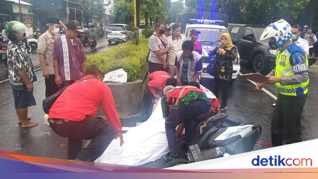 Pelajar SMP Magetan Tewas Setelah Motornya Terlempar Tabrak Pembatas Jalan