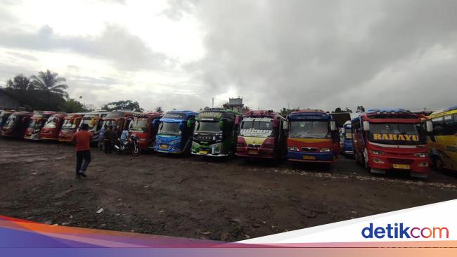 Puluhan Sopir Bus Mini Wonogiri Mogok, Ada Apa?