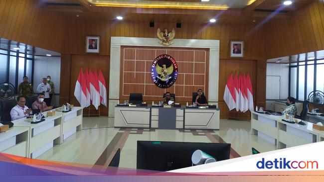 Laode Syarif-Zainal Arifin Merapat ke Kantor Mahfud, Bahas Reformasi Hukum