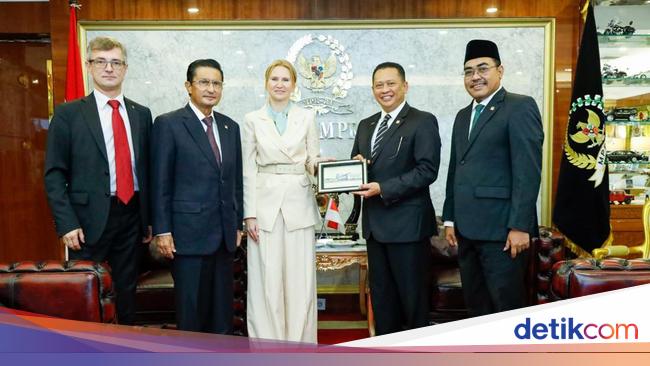 Bamsoet Dorong Penyelesaian Perang Rusia-Ukraina Lewat Cara Damai Bamsoet Dorong Penyelesaian Perang Rusia-Ukraina Lewat Cara Damai
