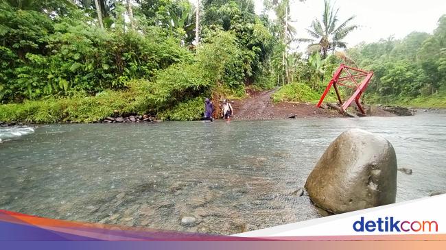 21 KK di Mendoyo Jembrana Terisolasi gegara Setahun Jembatan Rusak