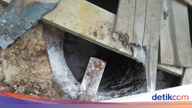 Ngeri Mayat Sekeluarga Ditemukan Dalam Septic Tank Di Lampung