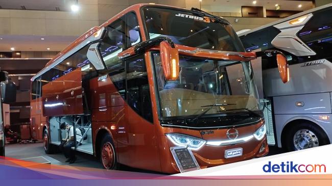 Jadi Penguasa Pasar, Kapan Hino Mau Bikin Bus Premium Pakai Sasis Tronton?