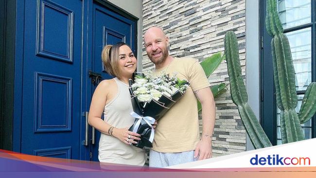 LDR Lagi dengan Suami, Melaney Ricardo Susul ke Australia Usai Lihat ...