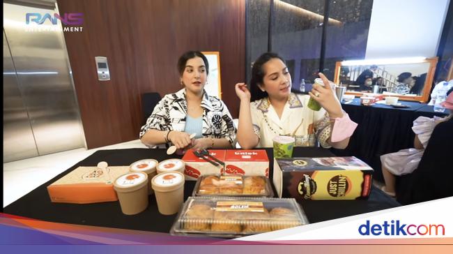 7 Foto Tasya Farasya Kembali Muncul, Ngonten Bareng Nagita Saat Hamil 8 Bulan