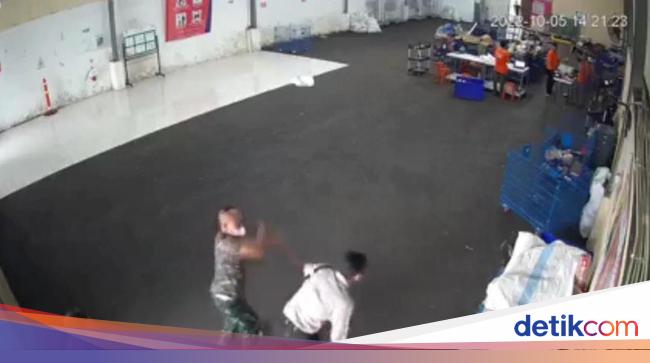Kodam Udayana Selidiki Video Diduga Prajurit TNI Pukul Karyawan Marketplace Kodam Udayana Selidiki Video Diduga Prajurit TNI Pukul Karyawan Marketplace
