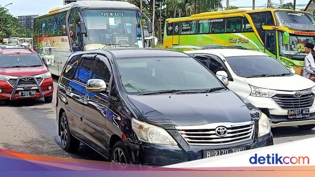 Libur Maulid Nabi, Lalu Lintas ke Puncak Bogor Macet