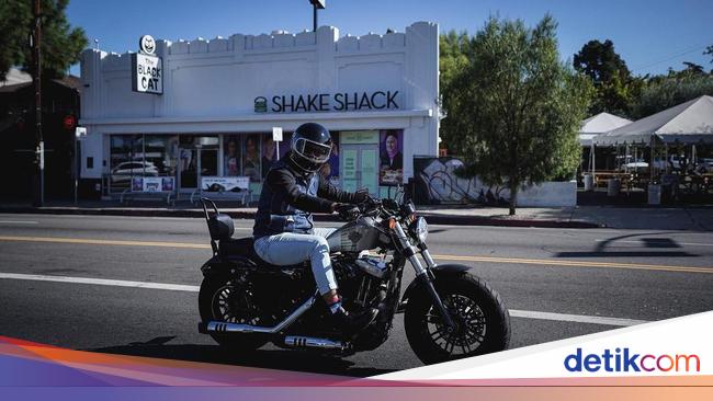 Touring Bareng Prediksi, Ini yang Bikin 'El Pipi Memar' Kagok Motoran ...