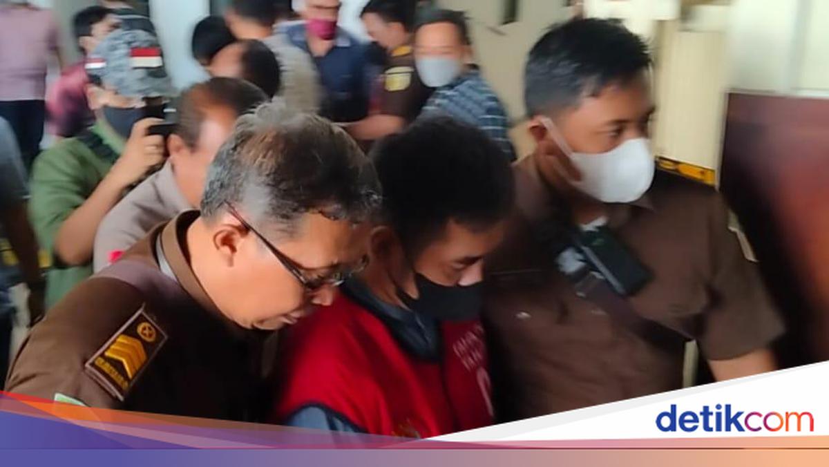 Mas Bechi Pemerkosa Santri Dituntut 16 Tahun, Korban: Semoga Hakim ...