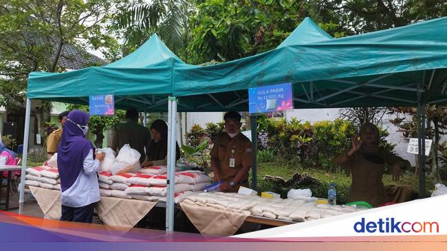 Jaga Daya Beli, Pemkab Semarang Adakan Bazar Sembako di Perusahaan Jaga Daya Beli, Pemkab Semarang Adakan Bazar Sembako di Perusahaan