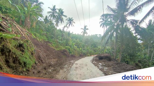 Jalan Tertutup Longsor di Mendoyo Jembrana Kembali Normal