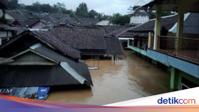BPBD Lebak Tetapkan Status Tanggap Darurat Banjir hingga 23 Oktober BPBD Lebak Tetapkan Status Tanggap Darurat Banjir hingga 23 Oktober