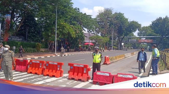 Lalu Lintas Patung Kuda Menuju Istana Ditutup Jelang Demo Buruh