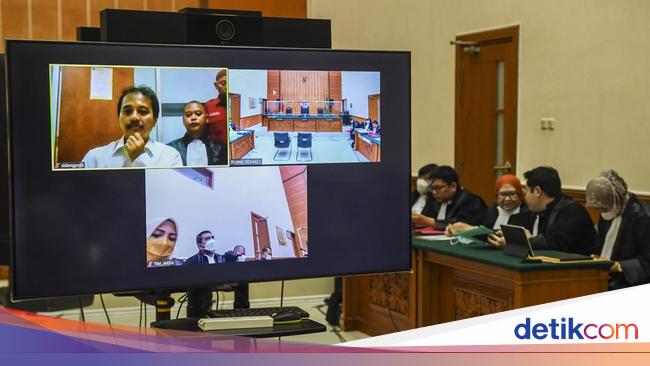 Roy Suryo Jalani Sidang Perdana Kasus Meme Stupa Borobudur