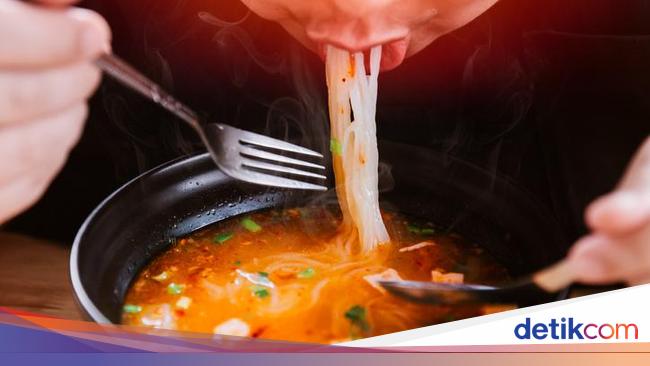 Cegukan Saat Makan Pedas? Ternyata Ini Penyebabnya