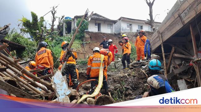 Petugas Masih Cari 3 Korban Tertimbun Longsor di Gang Barjo Bogor