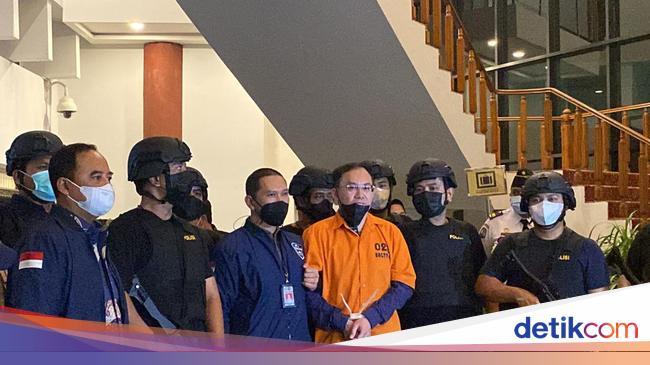 5 Hal Penangkapan Bandar Judi Online Kelas Atas Apin BK 5 Hal Penangkapan Bandar Judi Online Kelas Atas Apin BK