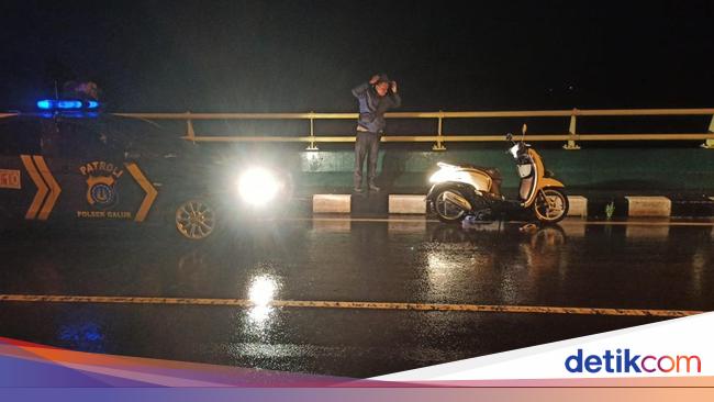 Misterius! Motor Matik dan Kain Kafan Ditemukan di Jembatan Srandakan Misterius! Motor Matik dan Kain Kafan Ditemukan di Jembatan Srandakan