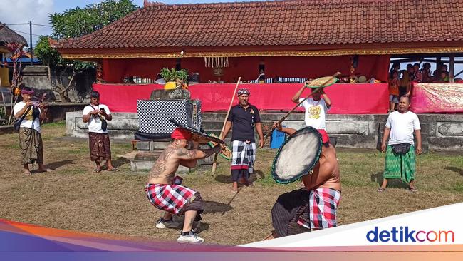 Tradisi Gebug Ende di Seraya Karangasem: Sejarah, Tujuan, Aturan Permainan