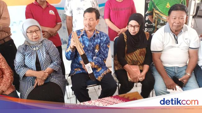 Kenang Teman Alumni SMAN 6 Solo, Jokowi Juara-Ditendang Tak Beri Contekan